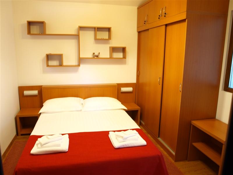 Complex Turistic Edi Slanic Moldova | Romania Montana - Cazare ...